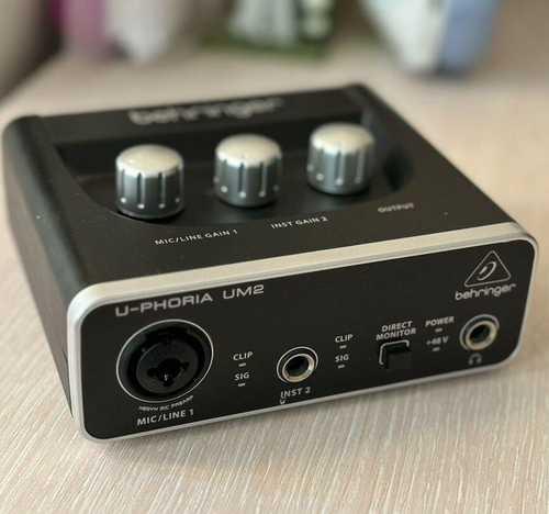 Внешняя звуковая карта behringer U-phoria UM2