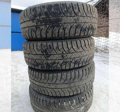 Bridgestone Ice Cruiser 7000 215/60 R17 70T