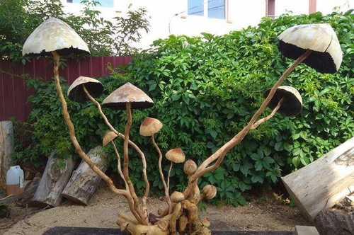Парковая скульптура грибы