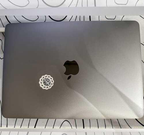 MacBook 12 (2017), 256 ГБ, Core m3, 1.2 ГГц, RAM 4 ГБ, Intel HD Graphics 615