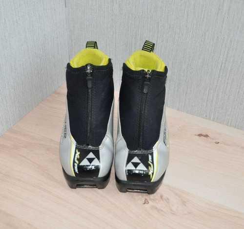 Лыжные ботинки fischer 31