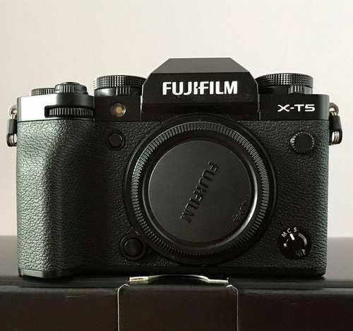 Fujifilm X-T5 body (пробег 5045 кадров)