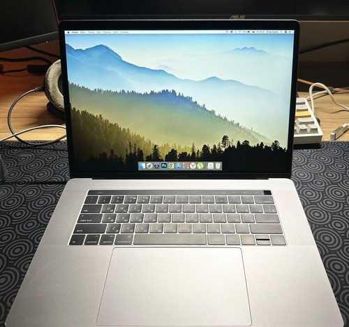 Macbook pro 15 i7 A1707 2017 i7/16/1Tb SSD/4Gb
