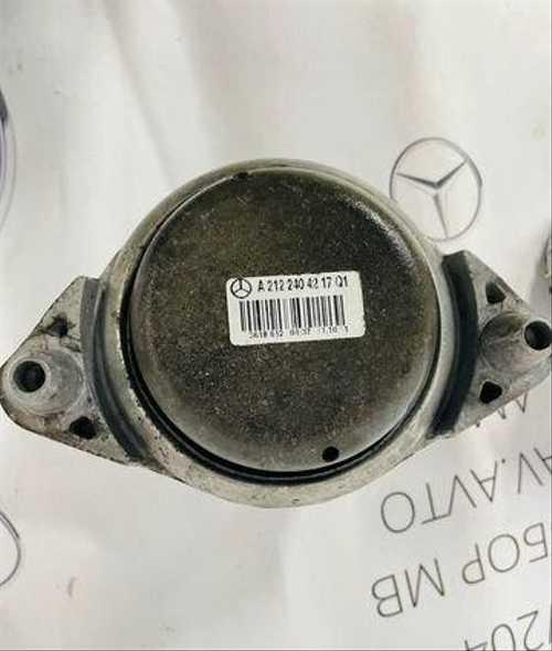 Подушка двигателя левая правая Mercedes w204