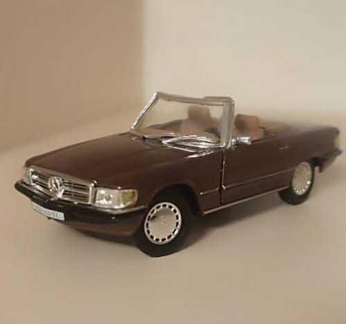Mercedes-Benz 560SL Cabrio Cararama 1:43