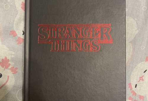 Книга stranger things "беглянка макс"