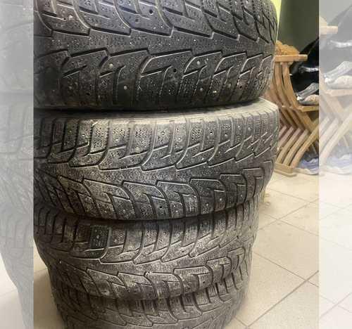 Зимняя резина на дисках Hankook 195/65R15 шипы