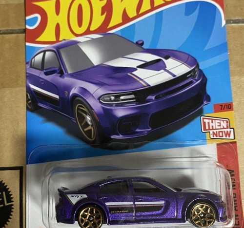 Hot wheels dodge charger hellcat