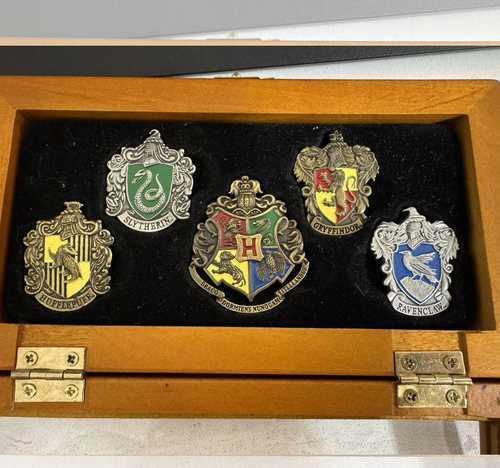 Значки факультетов Hogwarts коллекционные