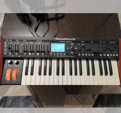 Behringer Deepmind 6