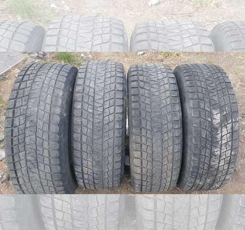 Bridgestone Blizzak DM-V1 285/70 R17