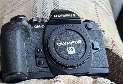 Olympus E-M1 Body пробег 5 000. Большой комплект