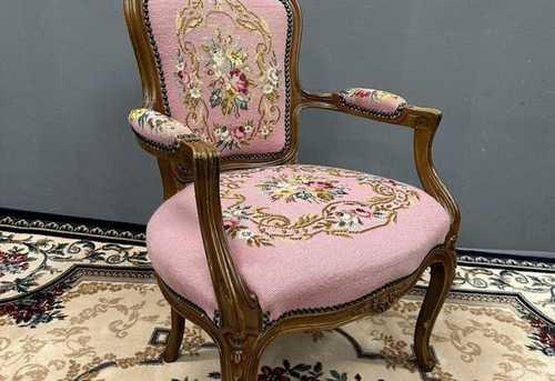 Будуарное Кресло с вышивкой