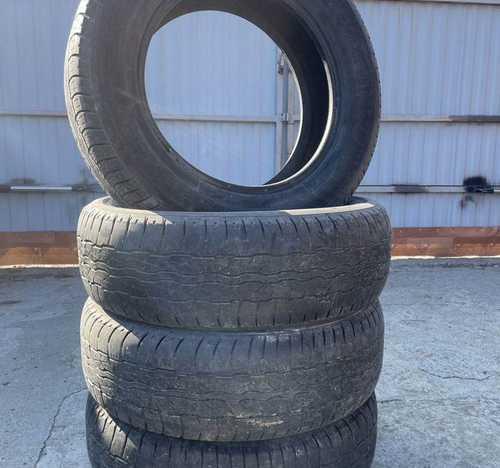 Bridgestone Dueler H/T 687 225/65 R17