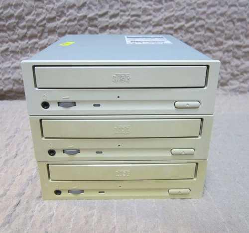 CD-ROM teac CD-540E IDE (3 штуки)