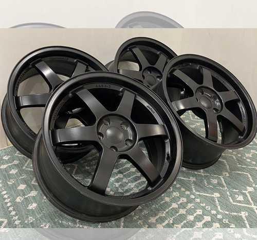 Красивейшие диски r18 Volk Racing TE37