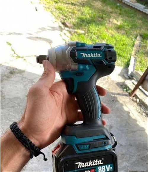 Гайковерт аккумуляторный Makita