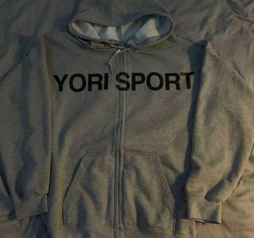 Худи Yori Sport Text Zip-Up