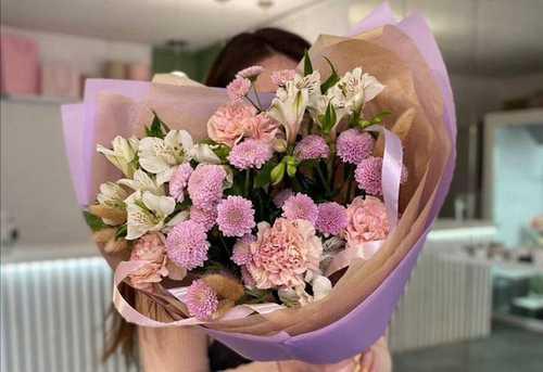 Букет цветов с альстромерией