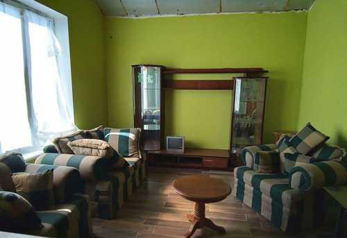 Мягкая мебель диваны и кресла бу, стенка, стол