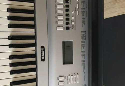 Продаю синтезатор Yamaha portable grand 230