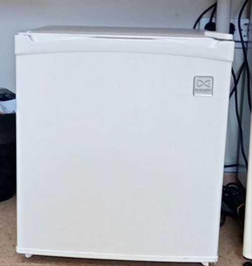 Холодильник компактный Daewoo Electronics FR-051AR