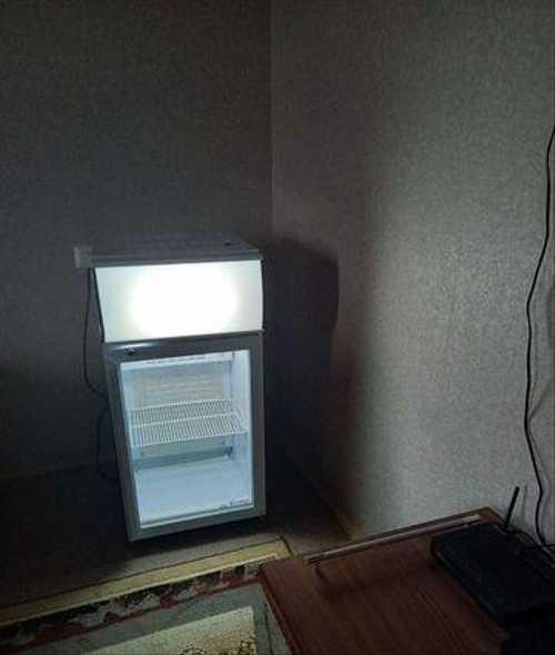 Минихолодильник для охлаждения напитков