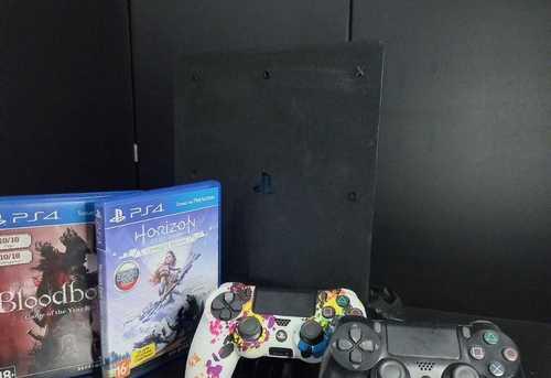 Sony playstation 4 slim + 2 джойстика + 2 игры