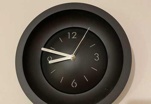 Часы настенные черные