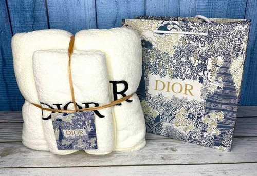 Фирменный комплект из двух полотенец Dior
