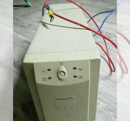 Бесперебойник APC SMART ups 620