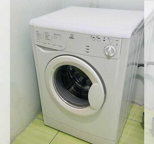 Стиральная машина indesit 5кг