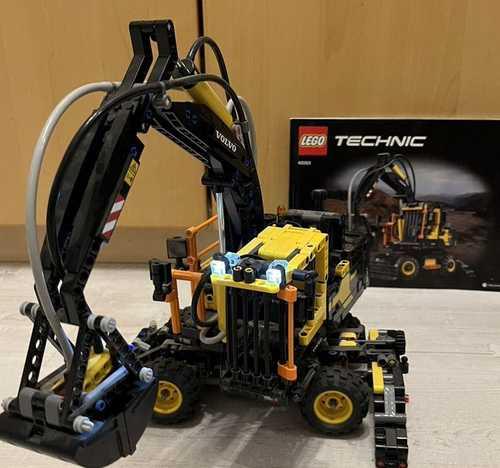 Lego Technic 42053 Экскаватор с аккумулятором