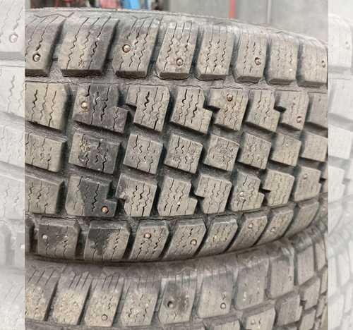Accelera 651 215/60 R17