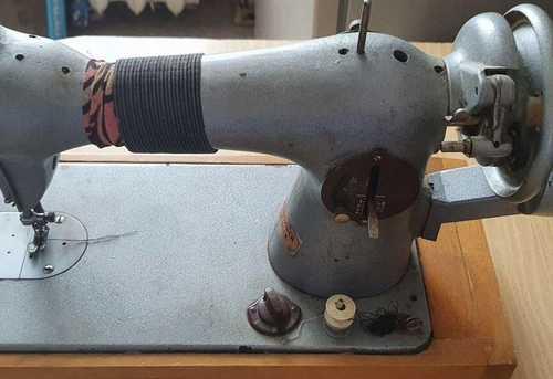 Швейная машина подольская ручная