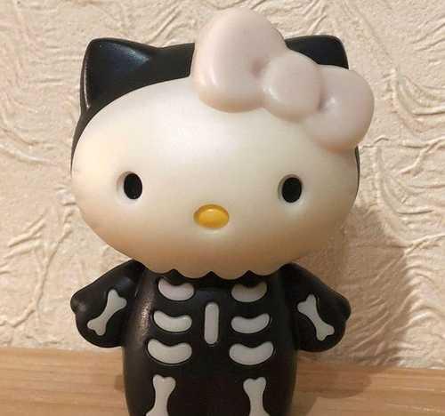 Игрушка hello kitty McDonald's Halloween