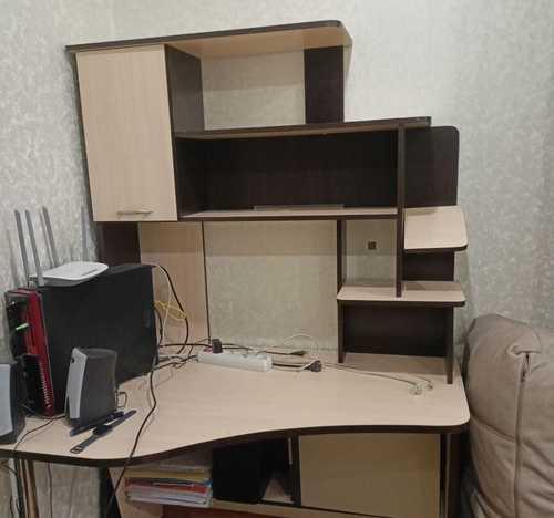 Компьютерный стол