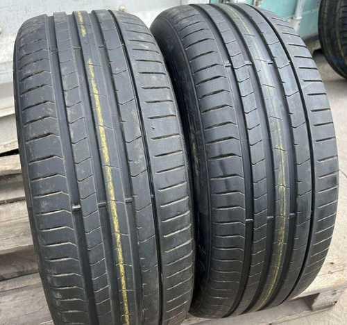 Pirelli P Zero PZ4 245/45 R19