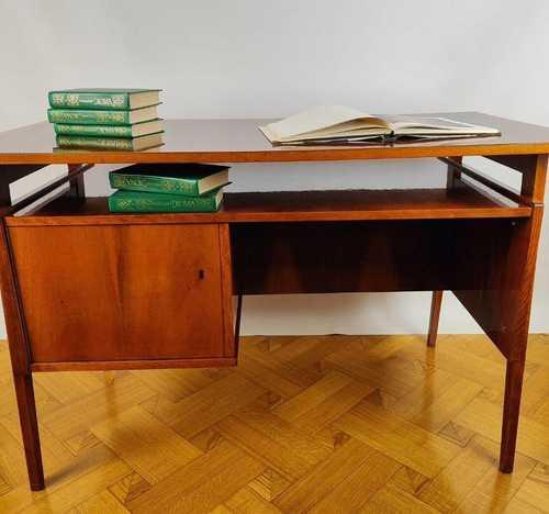 Винтажный письменный стол mid century