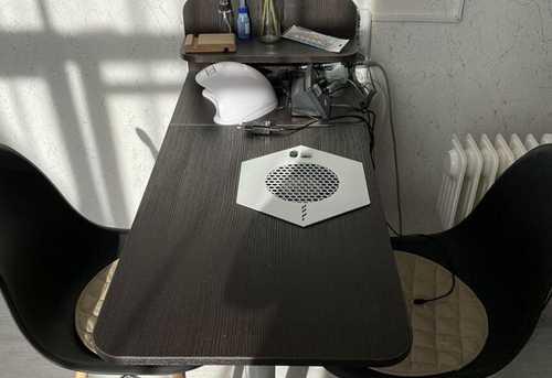 Маникюрный стол с оборудованием