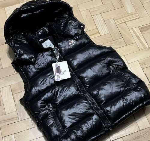 Жилетка moncler с капюшоном