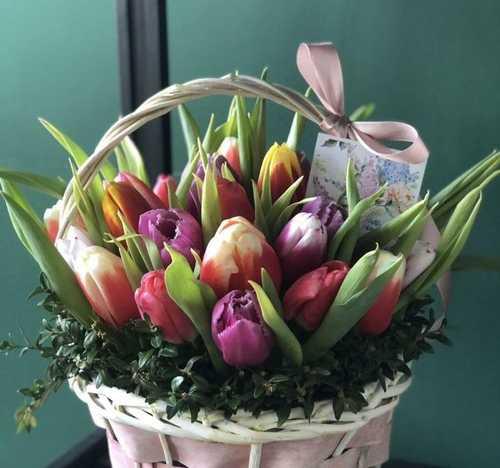 Букеты из тюльпанов к 8 марта