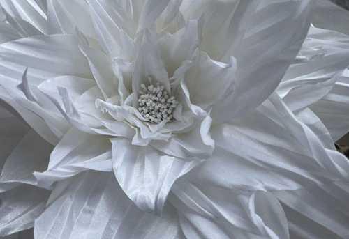 Брошь цветок большой белый 28-29 см диаметр