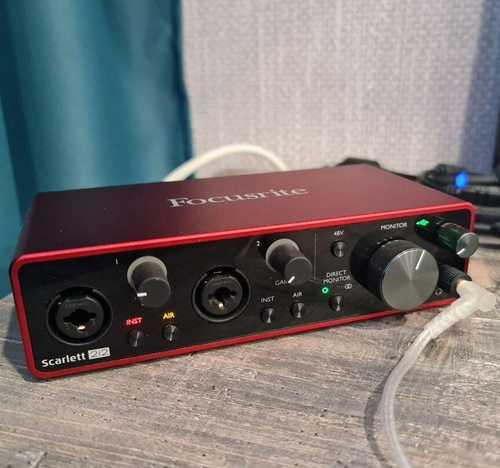 Аудиокарта Focusrite Scarlett 2i2 3 gen