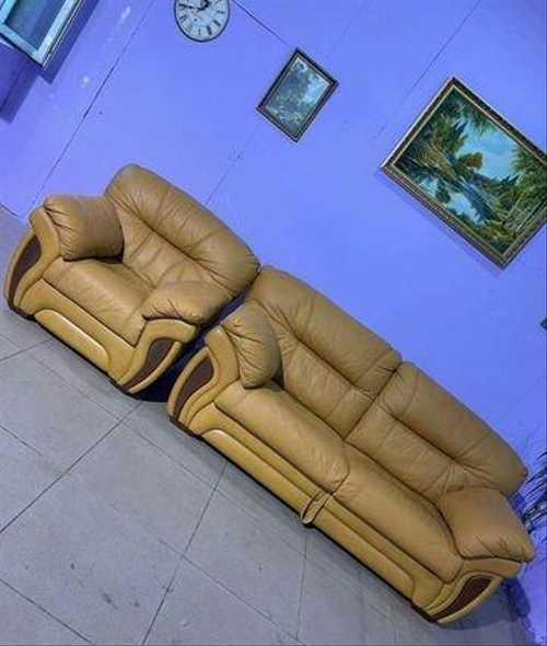 Кожаный диван и кресло фирма: Britannica