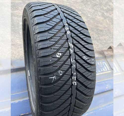 Goodyear Vector 4Seasons 225/45 R17 94V