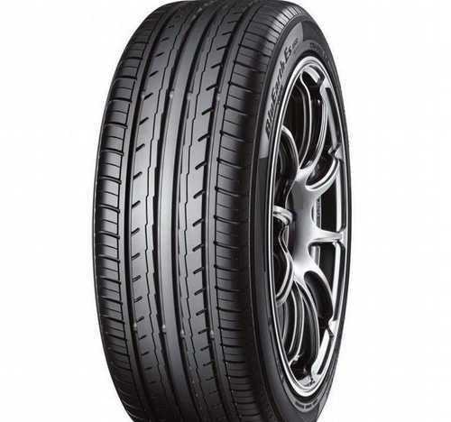 Yokohama BluEarth-ES ES32 215/60 R16 99V