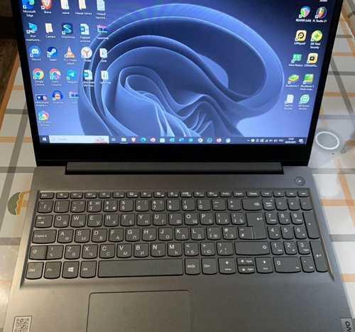 Ноутбук lenovo I3 10 поколения   8gb