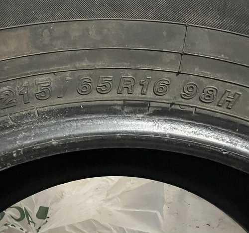 Yokohama 104ZR 215/65 R16 98