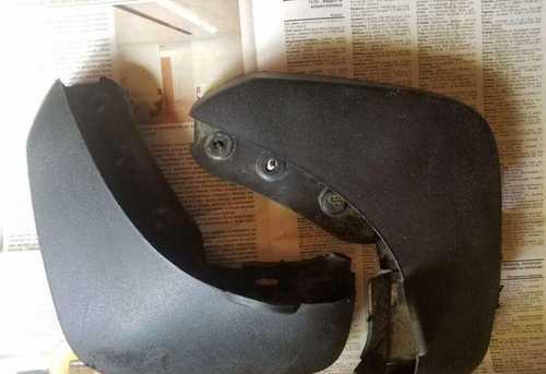 Audi a3 брызговики задние 8P0075101